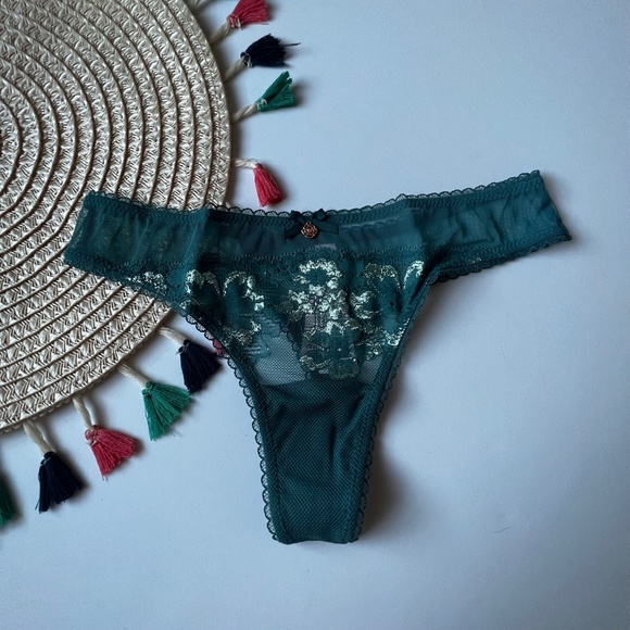 Victoria's Secret | Intimates & Sleepwear | Victorias Secret Body By ...